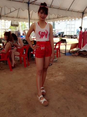 รับงาน Pretty , MC , Extra , ถ่ายแบบ , เดินแบบ - พริตตี้/Mc/Extra - FriendlyFreelance.com